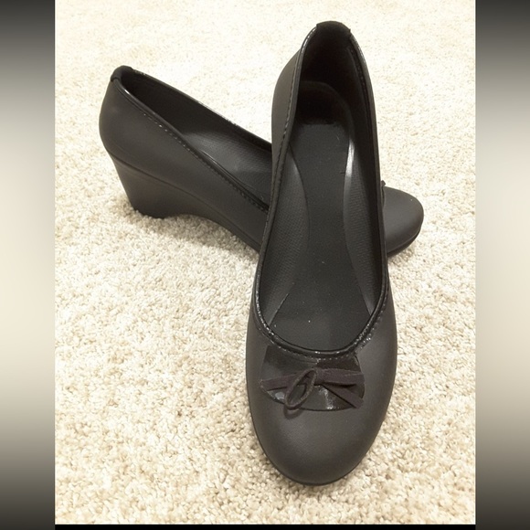 CROCS | Shoes | Crocs Lydia Wedge Heel Pomps | Poshmark